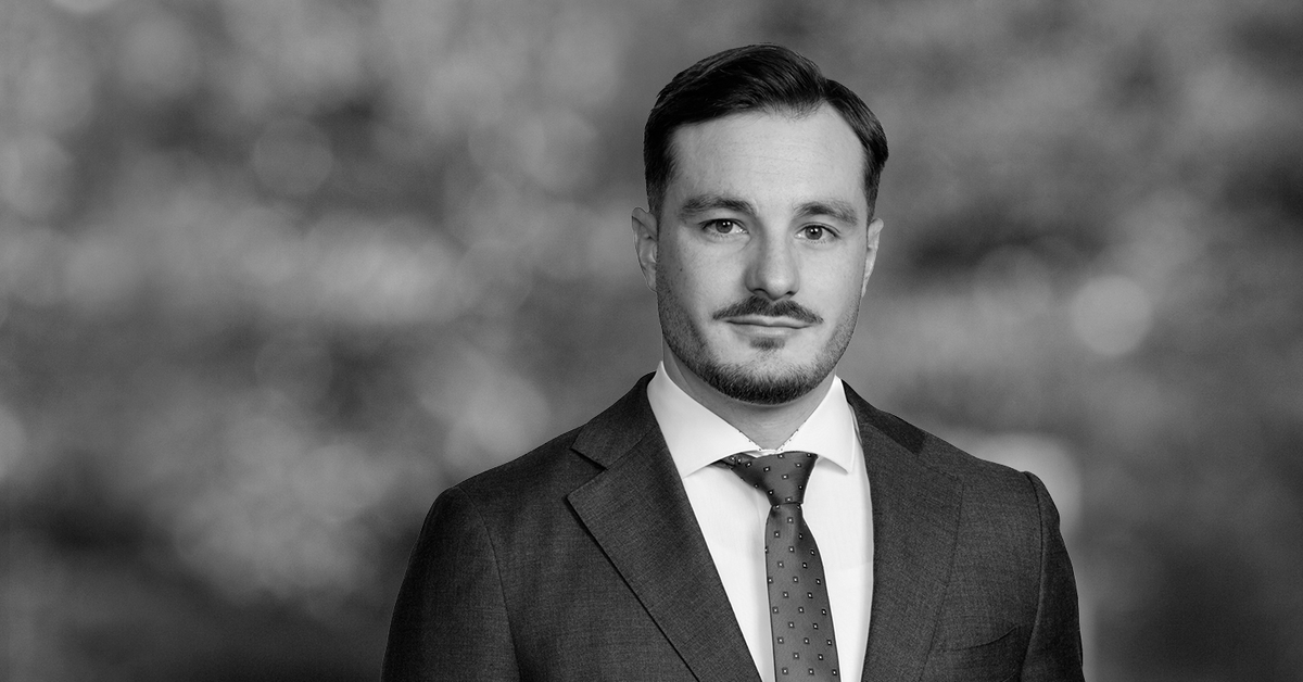 Aron Senoner | Associate | White & Case LLP